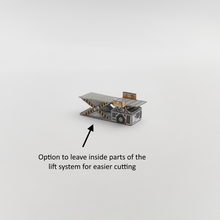 Lower deck ULD loader – Paris Airport Diorama