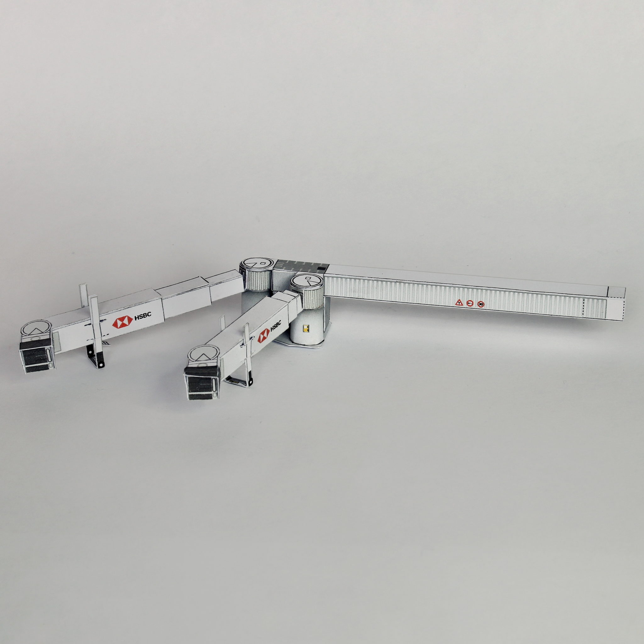 Double boarding bridge – Airplane Diorama Designs
