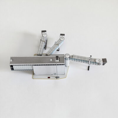 A380 triple boarding bridge – Airplane Diorama Designs