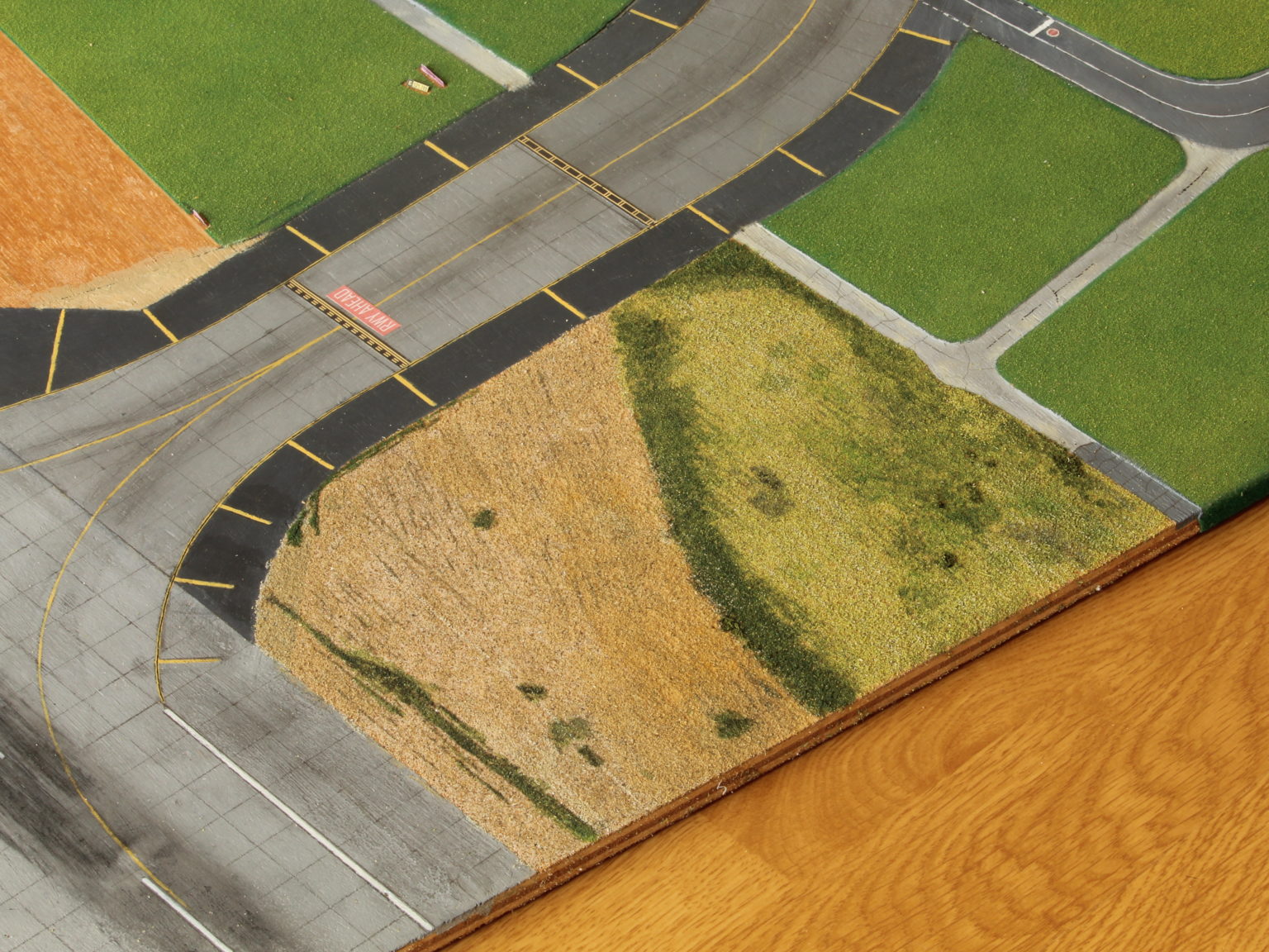 Paris Airport Diorama – Providing resources to make your model airport